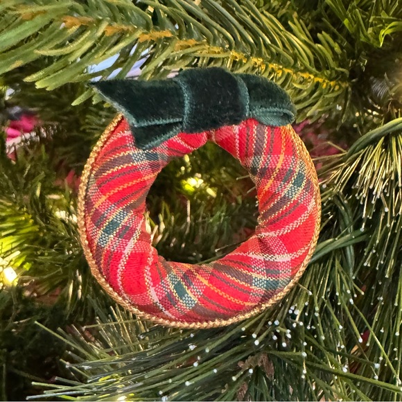 Avon | Jewelry | Vintage Avon Tartan Plaid Puffy Christmas Wreath With ...